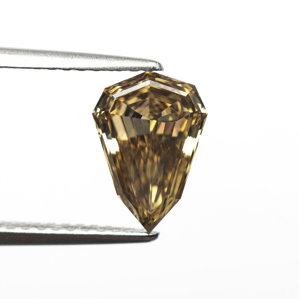 1.38ct 9.42x6.76x3.28mm VS2 C5 Shield Step Cut 🇿🇦 27375-01 | ATTIC